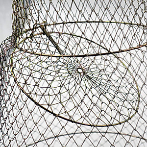 OperSeven Metal Rustproof Fish Basket, Collapsible Fshing Net Cage Fish Baskets for Live Fish Robust and Easy to Use