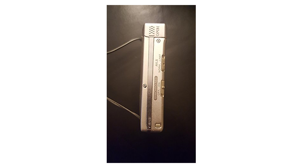 Sony MZ-R55 MiniDisc Player and Recorder - Portable, Lightweight Audio