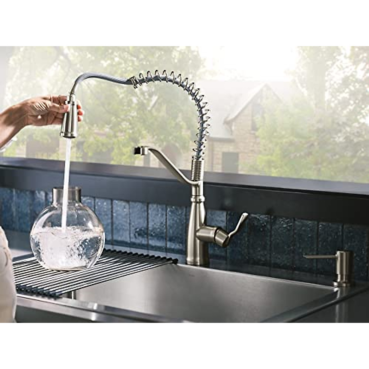 Moen Nolia Spot Resist Stainless One-Handle Pre-Rinse Spring Pulldown Kitchen Faucet, Single Hole Kitchen Sink Faucet with Soap Dispenser, 87886SRS