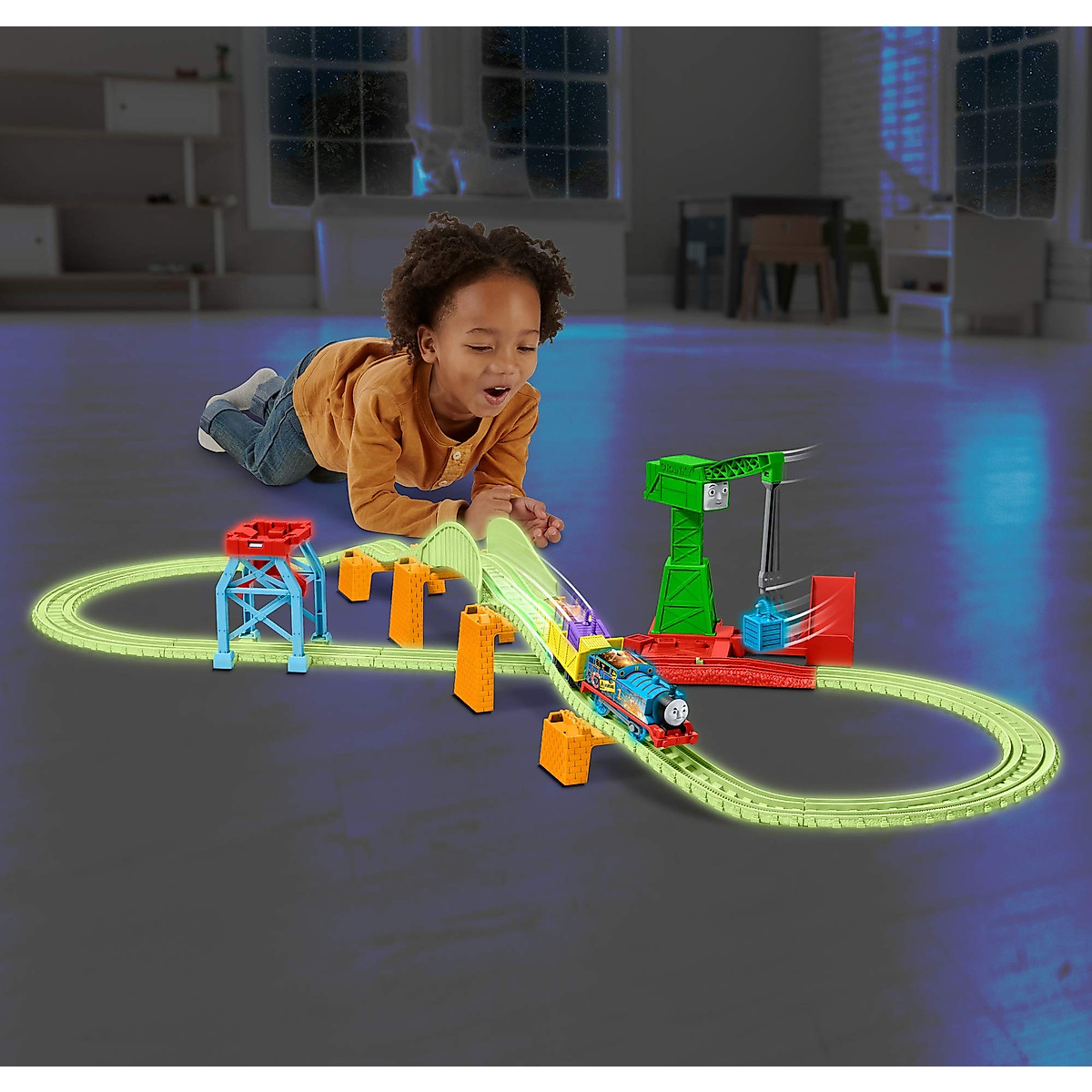 Thomas & Friends Trackmaster Hyper Glow Night Delivery Track Set with Hyper Glow Thomas Motorized Train Engine