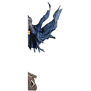 DIAMOND SELECT TOYS DC Gallery: Batman Defiant PVC Figure, Mulitcolor, 10 inches