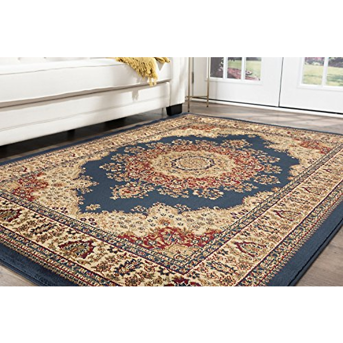 Fiona Traditional Oriental Navy Round Area Rug, 5' Round