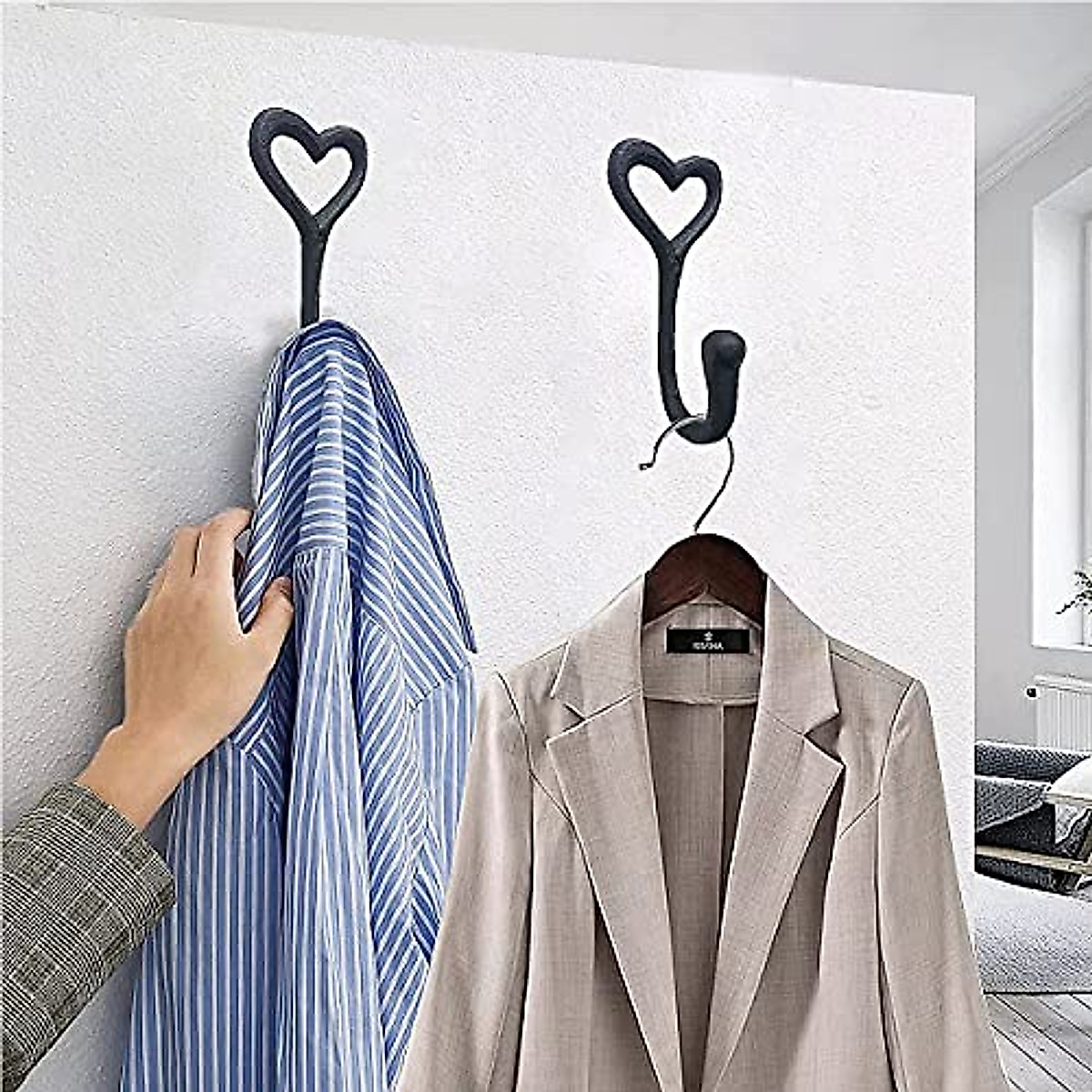 Heavy Duty Coat Hooks, 4pcs Cast Iron Love Heart Shape Wall Hooks for Hanging Coats, Black No Rust Hooks for Scarf, Bag, Towel, Key, Cap, Cup, Hat