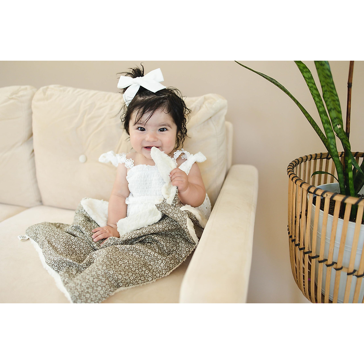 Leyl&Ari Plush Lovey, Bunny Ear Security Blankie, Soft Premium Quality, Gender Neutral Unisex Gift, Made in USA