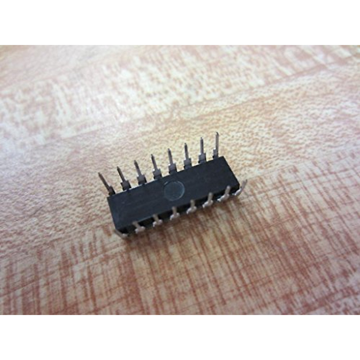 Texas Instruments SN7442AN Plastic Dipped 14 Pin Integrated Circuit