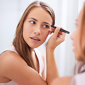 Tweezers for Women, Professional tweezers precision Stainless Steel with Slanted Tip, Ideal Tweezers for ingrown hair, Eyebrow Tweezers & Precision Tweezers for Your Daily Beauty Routine