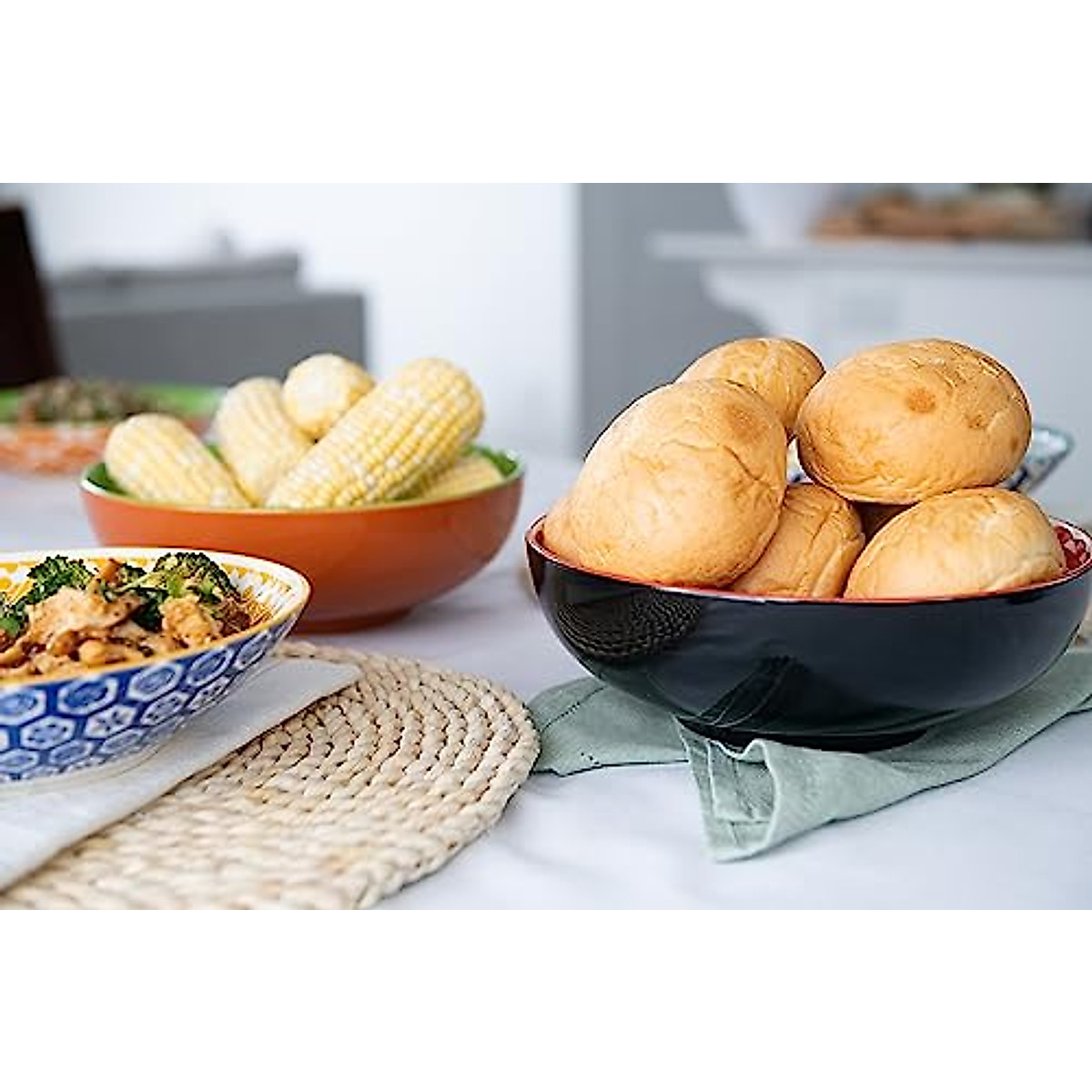 Annovero Serving Bowls, Set of 3 Large Porcelain Dishes for Entertaining, Big Bowl, Large Bowls for Eating, for Soup, Salad, Pasta, Parties, Fruit, Chips, 9.5 Inch Diameter, 72 Fluid Ounce Capacity
