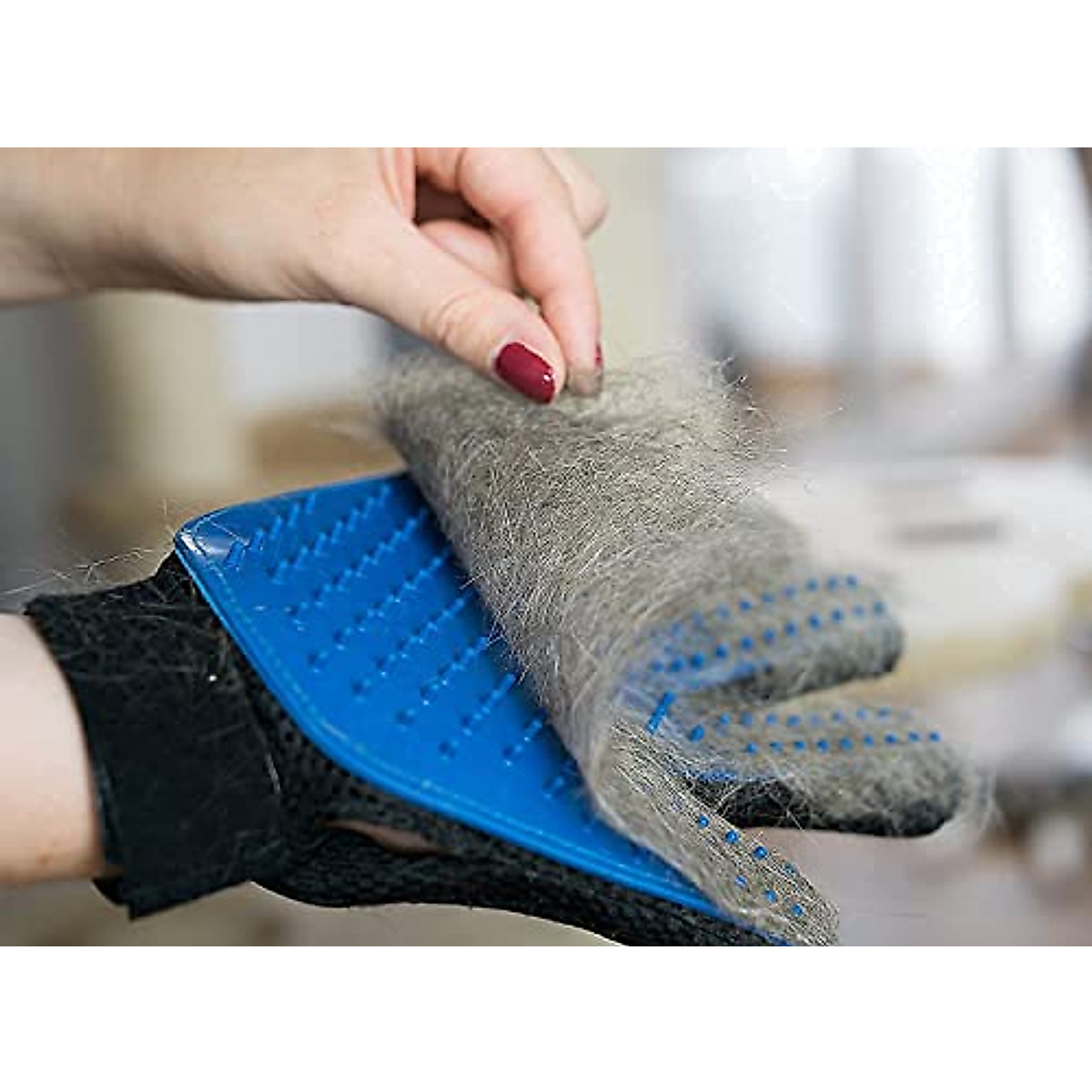 Pet Hair Grooming Gloves - Gentle Pet Hair Deshedding glove and Bath Tool