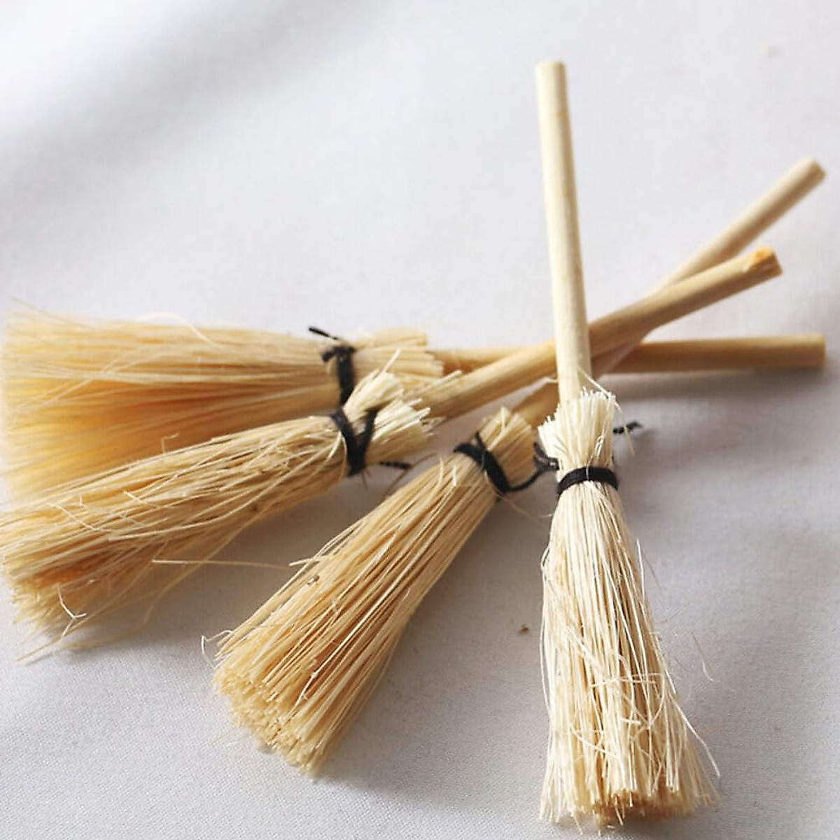 10Pcs Mini Broom Straw Craft Decoration Miniature Witch Broom Decoration Dollhouse Mini Room Scenery Accessory