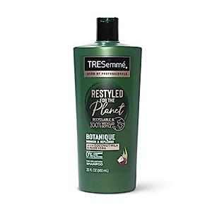 TRESemmé Botanique Shampoo Nourish and Replenish Coconut and Aloe Vera, Paraben-free, Dye-free, Silicone free Shampoo for Dry Hair, 22 oz