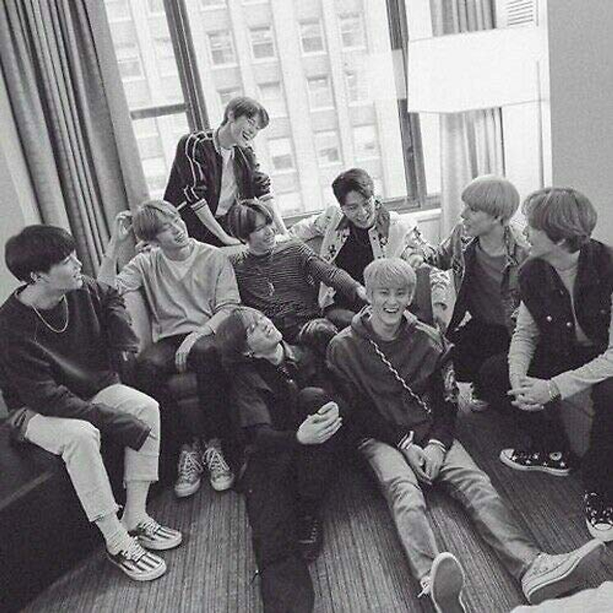 NCT 127 - [NCT #127 We are Superhuman] 4th Mini Album CD+Booklet+1p PhotoCard+1p Circle Card+Tracking K-POP Sealed