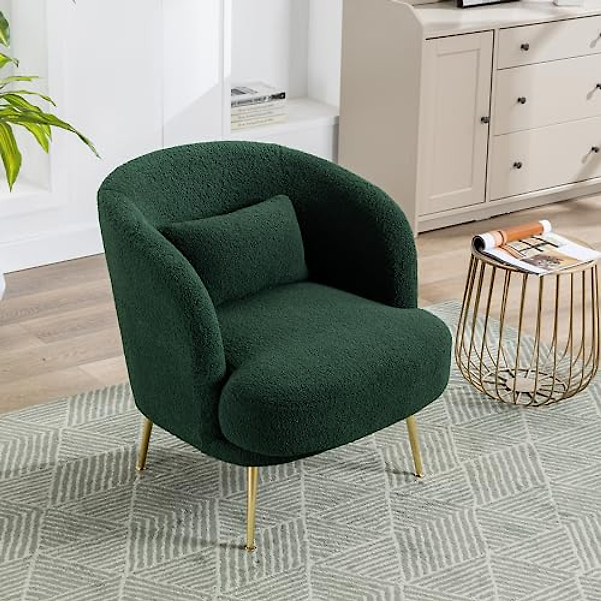 AWQM Sherpa Accent Chair, Green Boucle Upholstered Reading Chair with Curved Backrest, Living Room Chair Sofa Chair with Gold Legs, Leisure Club Tub Couch for Bedroom, Dorm Room, Studio