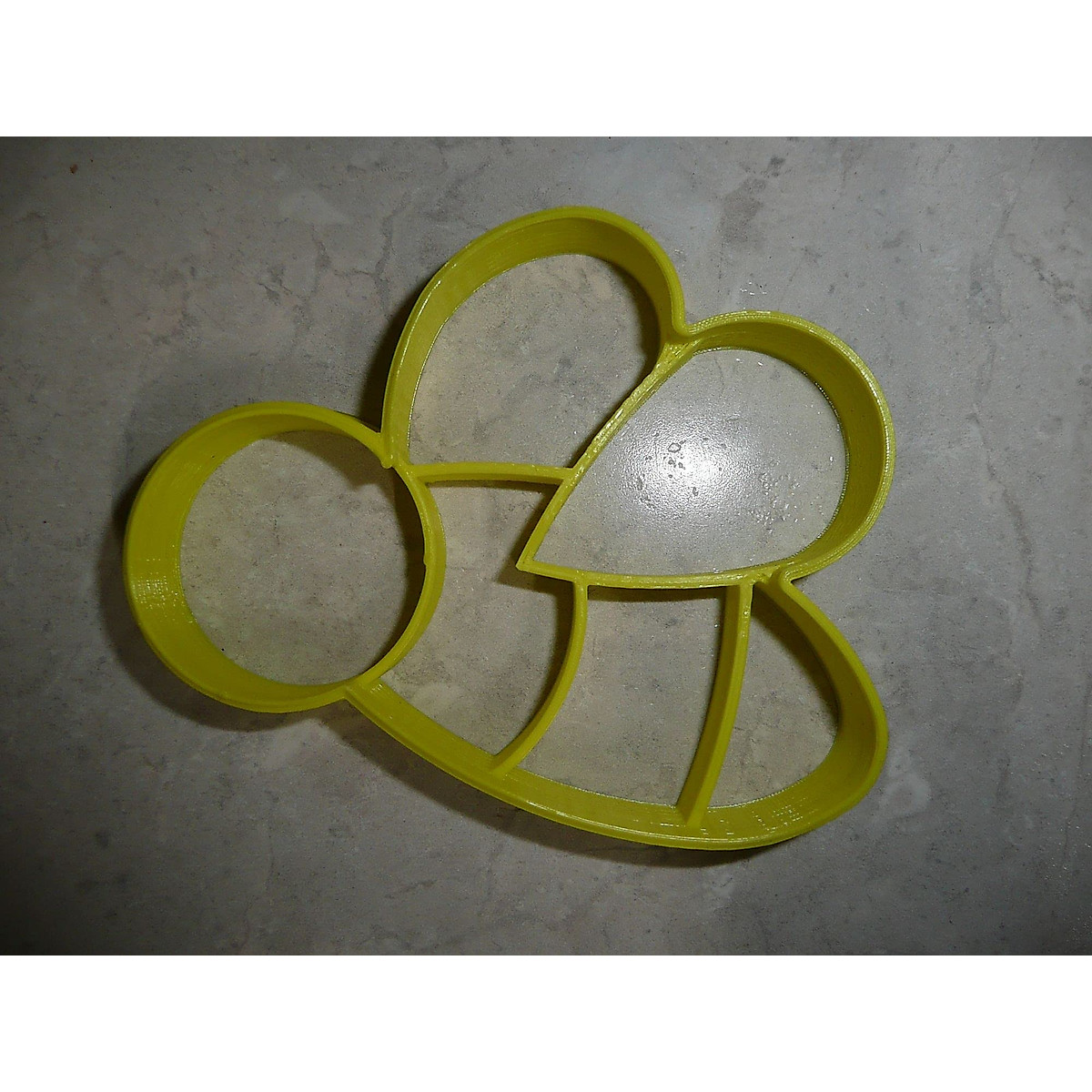 BUMBLEBEE BUMBLE HONEY BEE INSECT BUG DETAILED COOKIE CUTTER MADE IN USA PR633