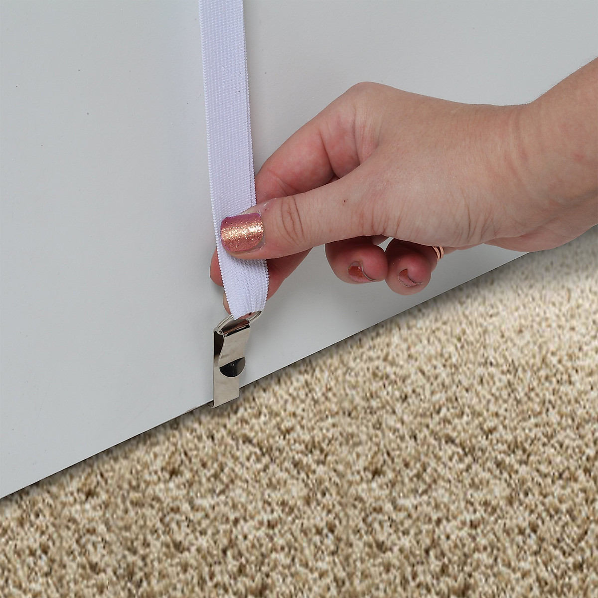 Jokari Heavy Duty Over The Door 16 Hook Purse Rack. Self Adjustable Elastic Straps with Moveable Metal Chrome Hooks to Store, Organize and Display Bags, Scarves or Hats and Save Closet Storage Space.