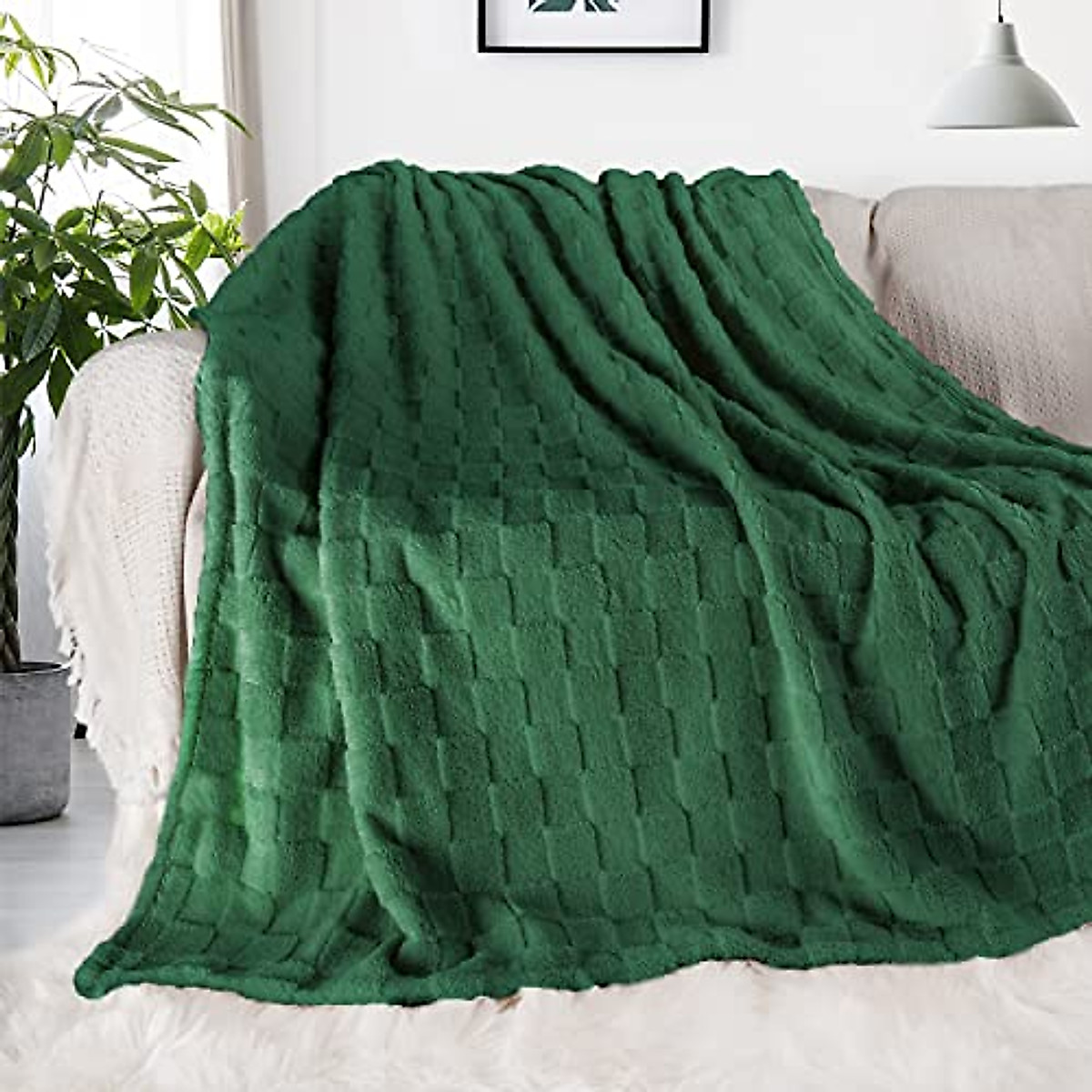 BOPRIO Throw Blanket Fuzzy Plaid Blanket for Sofa Couch or Bed, Throw Size 330GSM Luxury Fleece Soft Warm Blanket for All Seasons, 50 x 60 Inch Green