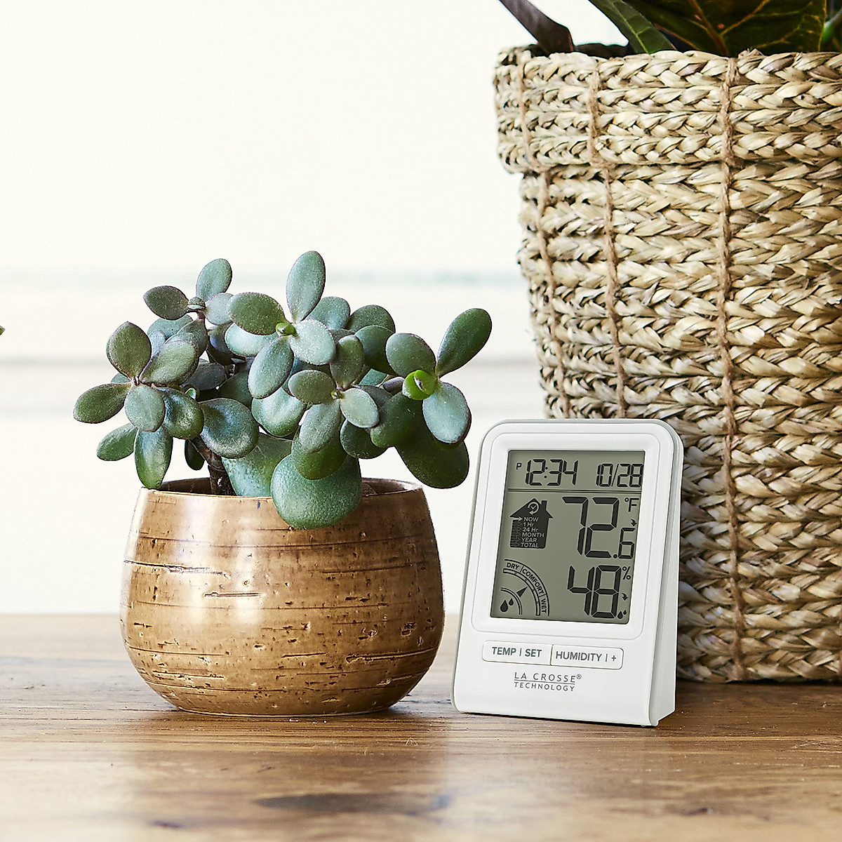 La Crosse Technology 302-1409-BW-W-INT Data Logger Indoor Comfort Meter, White