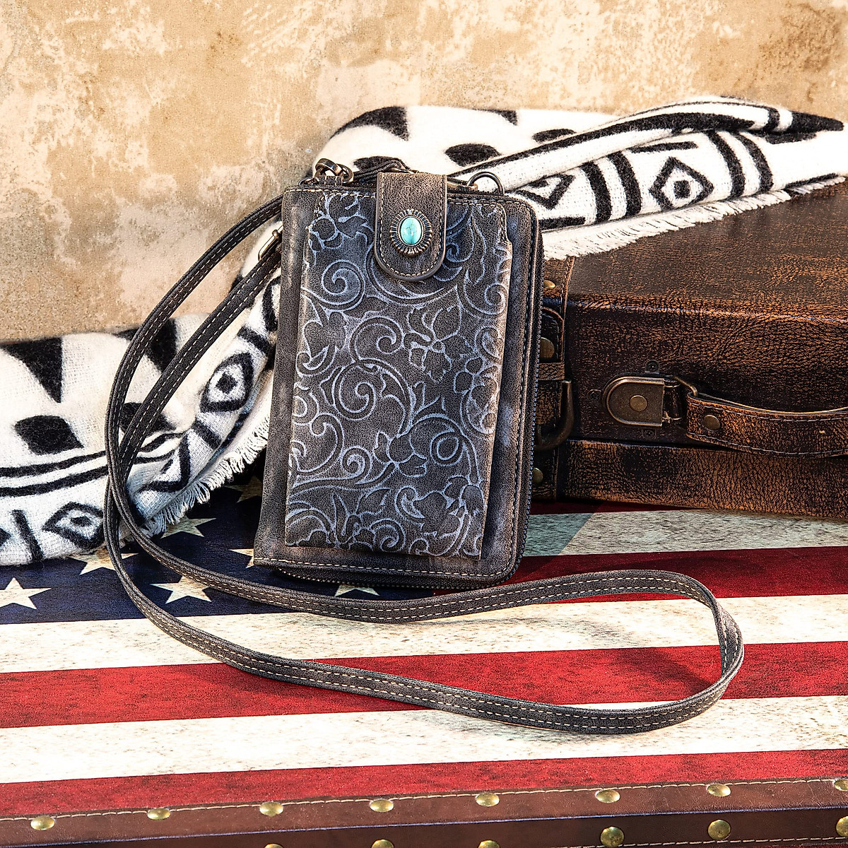 Montana West Crossbody Cell Phone Purse For Women Western Style Cellphone Wallet Bag Travel Size With Strap MWC-175BK