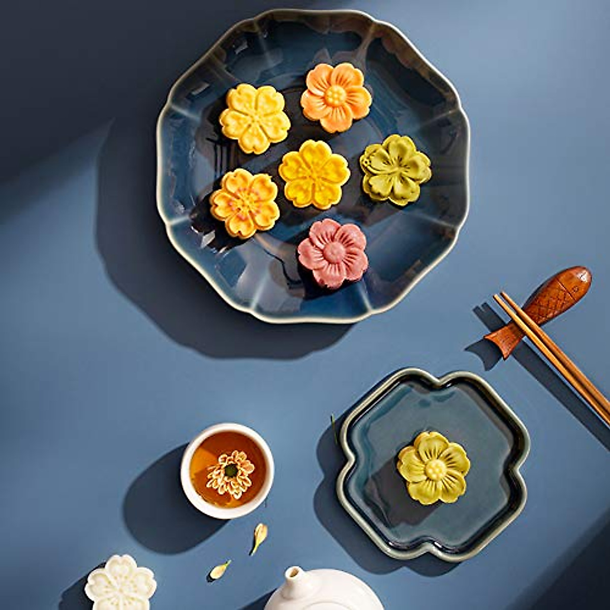 Ylskmu Moon Cake Mold Set 4pcs 50g Cookie Stamps, Cherry Blossom Floral Mid Autumn Festival DIY Hand Press Cookie Dessert Cutter Pastry Decoration Flower Impressions Tool Mooncake Maker (50g)