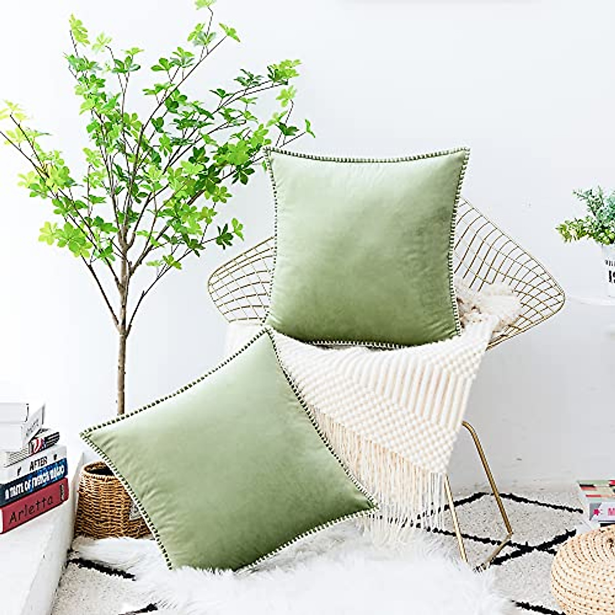 GAWAMAY Decorative Fall Black Pillow Covers 16x16 Inch, Pack of 2 Soft Velvet Square Cushion Cases with Chenille Edge Green Throw Pillowcase Shell for Living Room Sofa Patio Tent Couch Beding 40x40cm