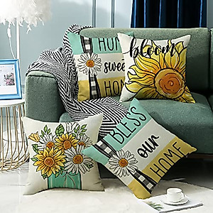 wyooxoo Throw Pillow Covers 18x18 Set of 4 Summer Farmhouse Pillow Covers Decorative Pillowcase for Sofa Couch Living Room Outdoor Home Decor