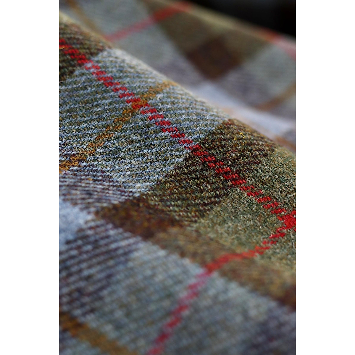 Traditional Harris Tweed MacLeod Tartan Pure Wool Woven Fabric with Authenticity Labels (Blue and Green, 100 x 75cm)