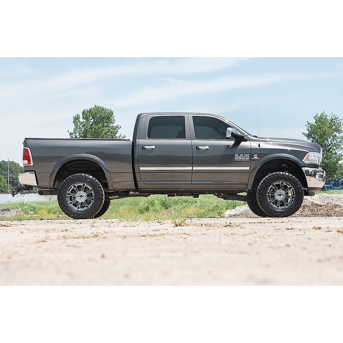 Rough Country 2.5" Lift Kit for 2014-2024 Ram 2500 4WD - 30200