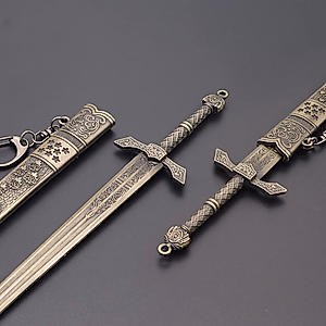 Elden Ring Vagabond Banished Knight's Greatsword Colossal Sword Action Figures Toys Collection Gift Party Supplies Desk Decoration Backpack Pendant Gift