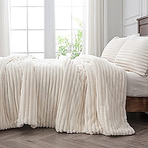 BEDELITE Fleece King Comforter Set -Super Soft & Warm Fluffy White Bedding, Luxury Fuzzy Heavy Bed Set for Winter with 2 Pillow Cases