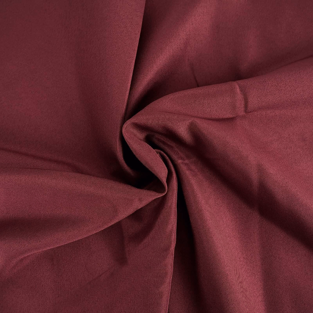 Efavormart Rectangle Tablecloth, 90"x132" Stain & Wrinkle Resistant Washable Table Cloth, Oblong Decorative Polyester Fabric Table Cover for Dining, Party, Wedding & Baby Shower- Burgundy