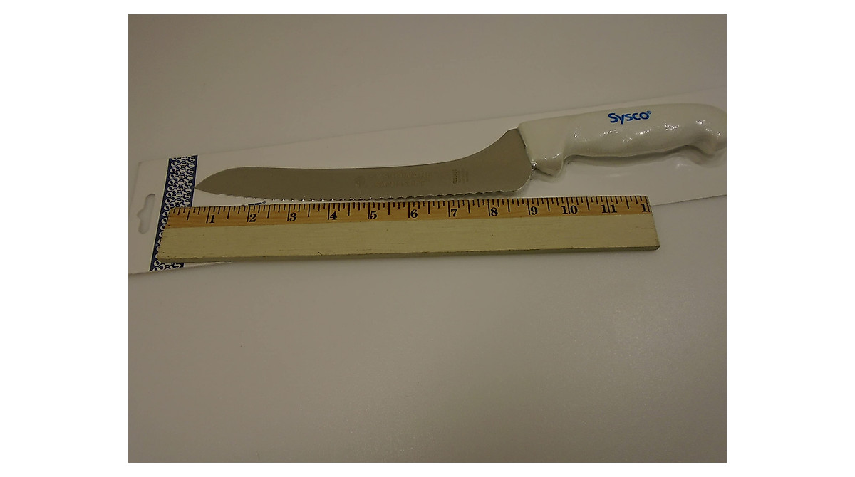 Sysco USA 9" Scalloped Sandwich Knife - Soft Grip