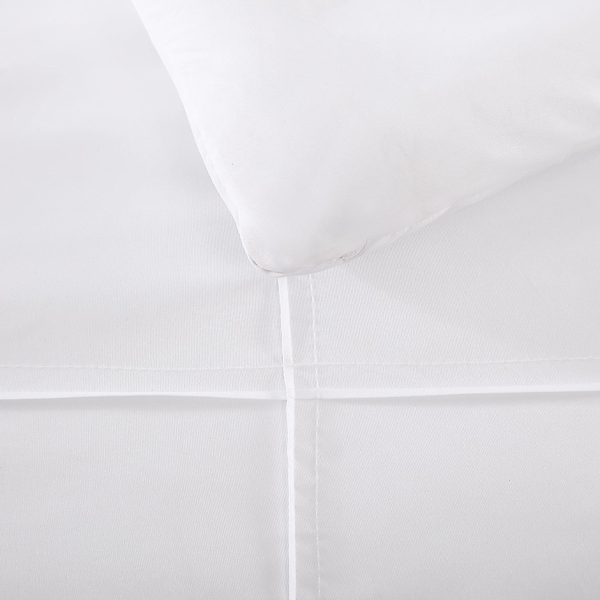 City Scene- Queen Duvet Cover Set, Pintuck Bedding Set with Matching Sham(s) and Bonus Pillow Cover, Modern Home Décor (Pinch Pleat White, Queen)