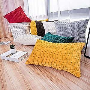 JUJUKRL 2 Pack of Wavy Striped Decorate Pillows Cushion Cover Solid Color Square Pillows Decorate Throw Pillows 18 * 18 inch for Bed Room Sofa（Yellow,18X18 inch）
