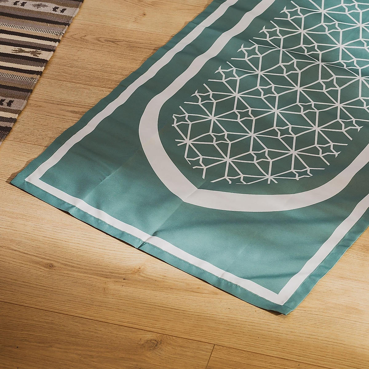 BAHĀ Portable Prayer Mat | Travel Prayer Mat, Foldable Prayer Mat for Muslims, Perfect Muslim Gift (Moss Green)