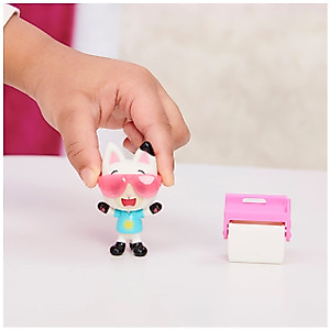 Gabby's Dollhouse, Carlita Toy Car with Pandy Paws Collectible Figure and 2 Accessories, Kids Toys for Ages 3 and up