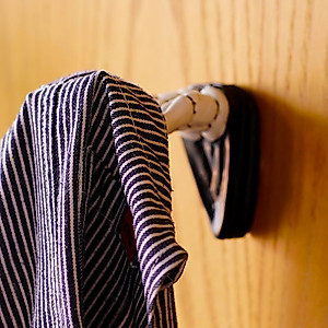 LJKLAJ Halloween Skeleton Hand Holder Resin Skeleton Hand Jewelry Stand Multifunctional Hanging Wall Hooks For Keys Jewelry Home Decor