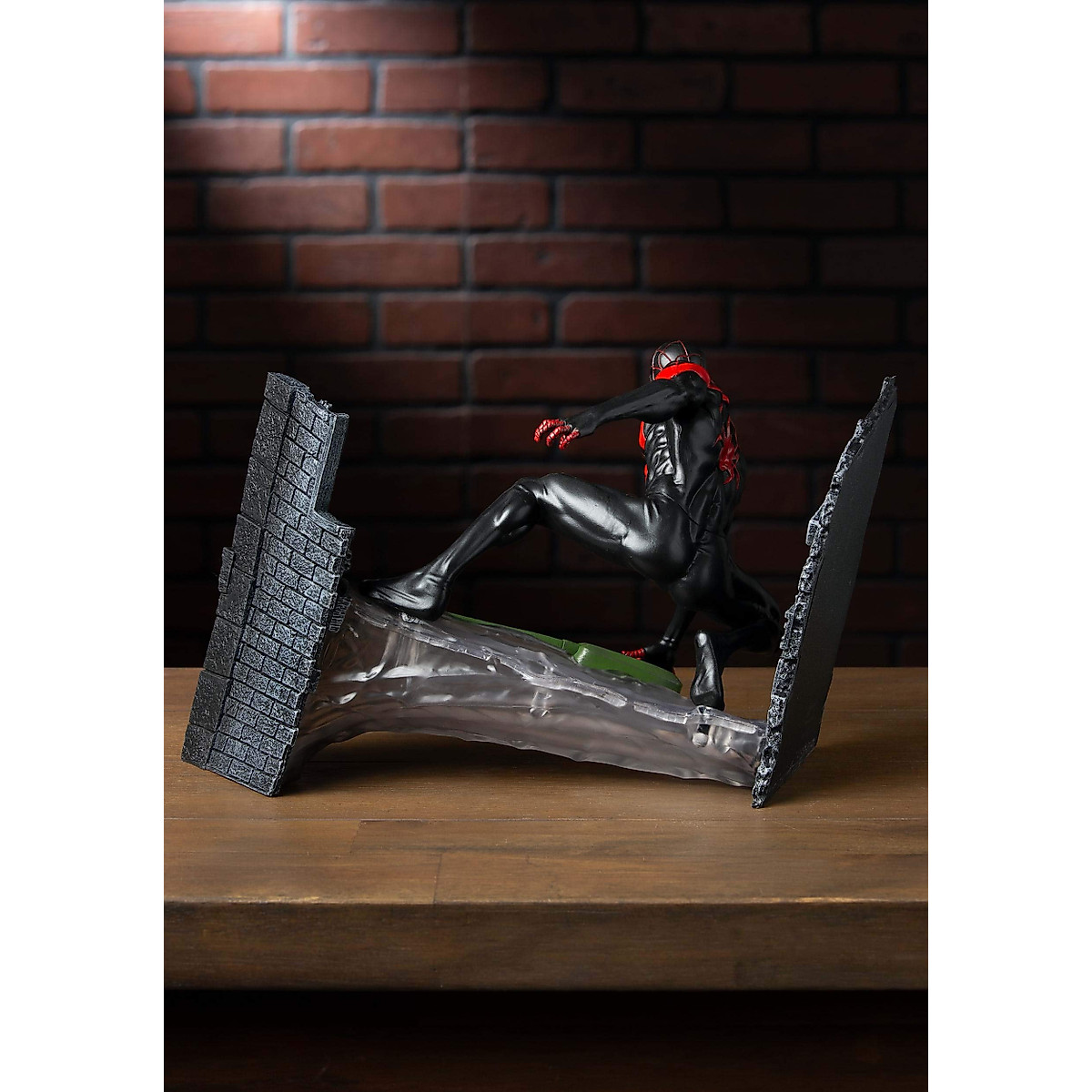 Marvel Gallery: Miles Morales PVC Figure, Multicolor