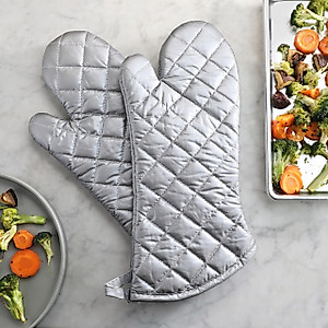 New Star Foodservice 32086 Interwoven Cloth/Silicone Oven Mitts, up to 400F, 15-Inch, Set of 2