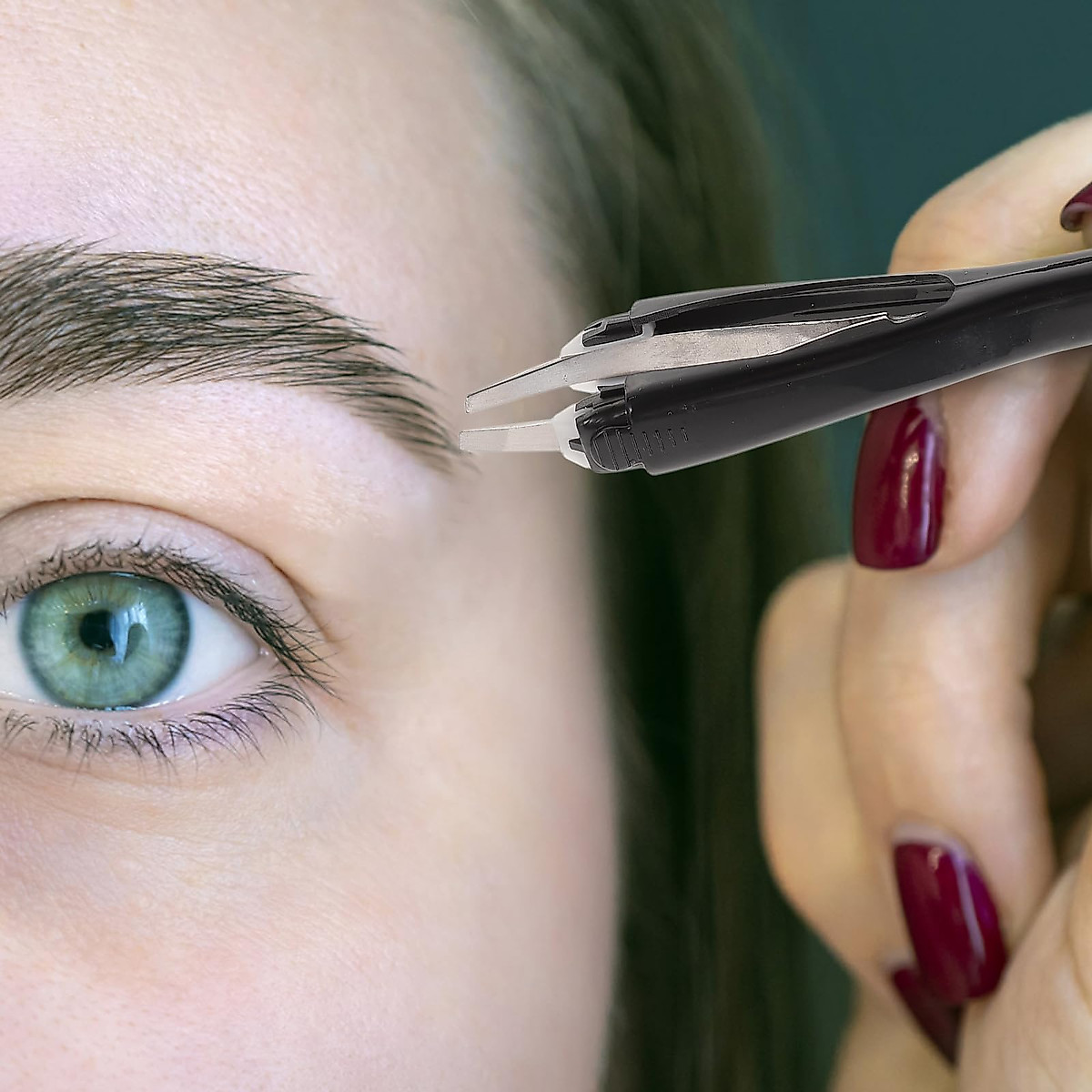 Lurrose Automatic Elastic Eyebrow Tweezer Retractable Tweezer for Eyebrow Removal (Color Random)