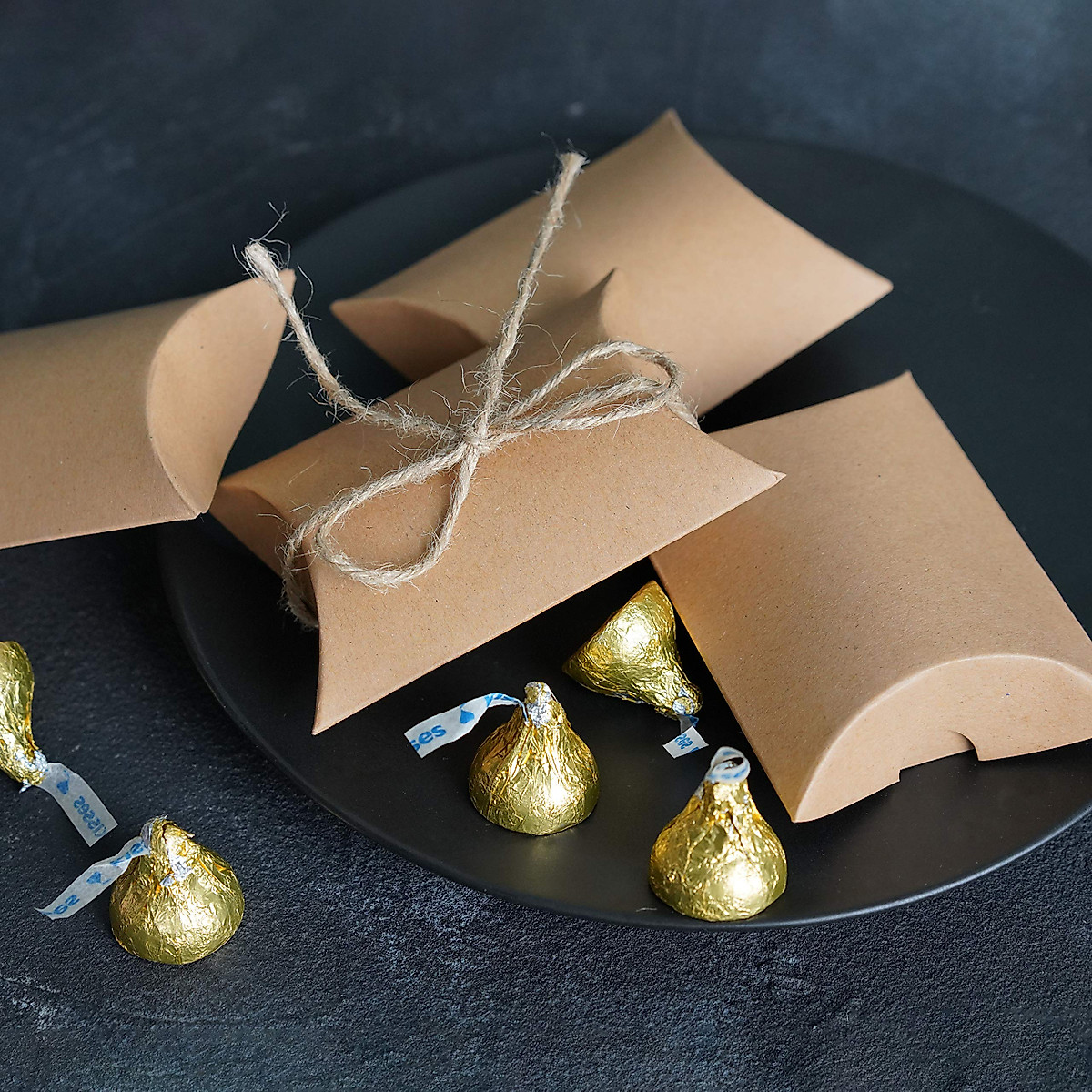 Vintage Kraft Paper Pillow Candy Box Thank You Treat Box Kit Rustic Gift Boxes with Twine for Wedding Favors Baby Shower Birthday Party Supplies, 50pc