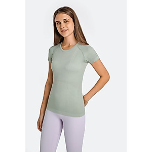 altiland Seamless Workout T Shirts for Women, Breathable Short Sleeve Yoga Tops, Athletic Gym Shirts (Light Green,S)