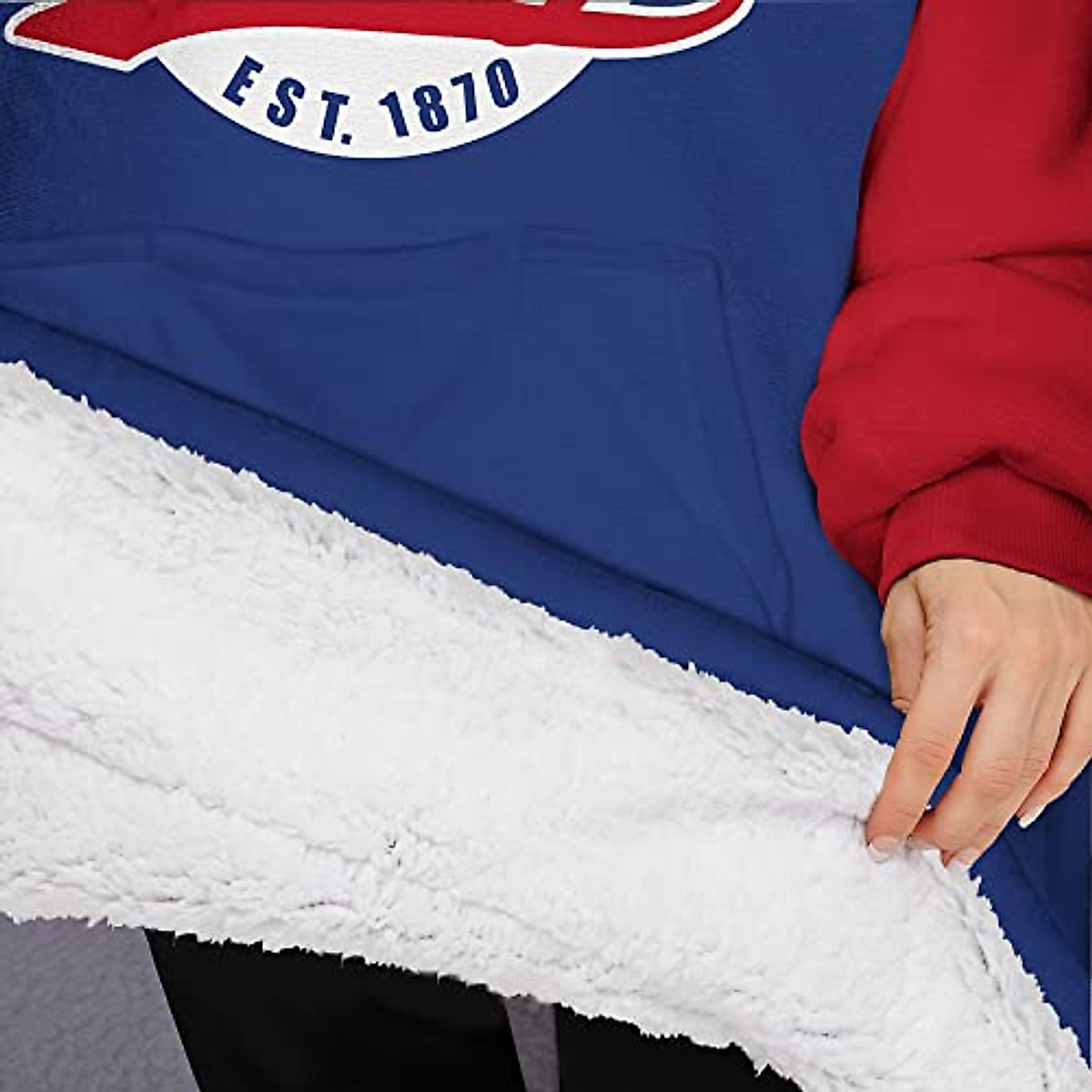 Baseball Team Wearable Oversized Blanket with Super Pockets, Sherpa Blanket Sweatshirt, Winnter Fuzzy Pullover for Adults
