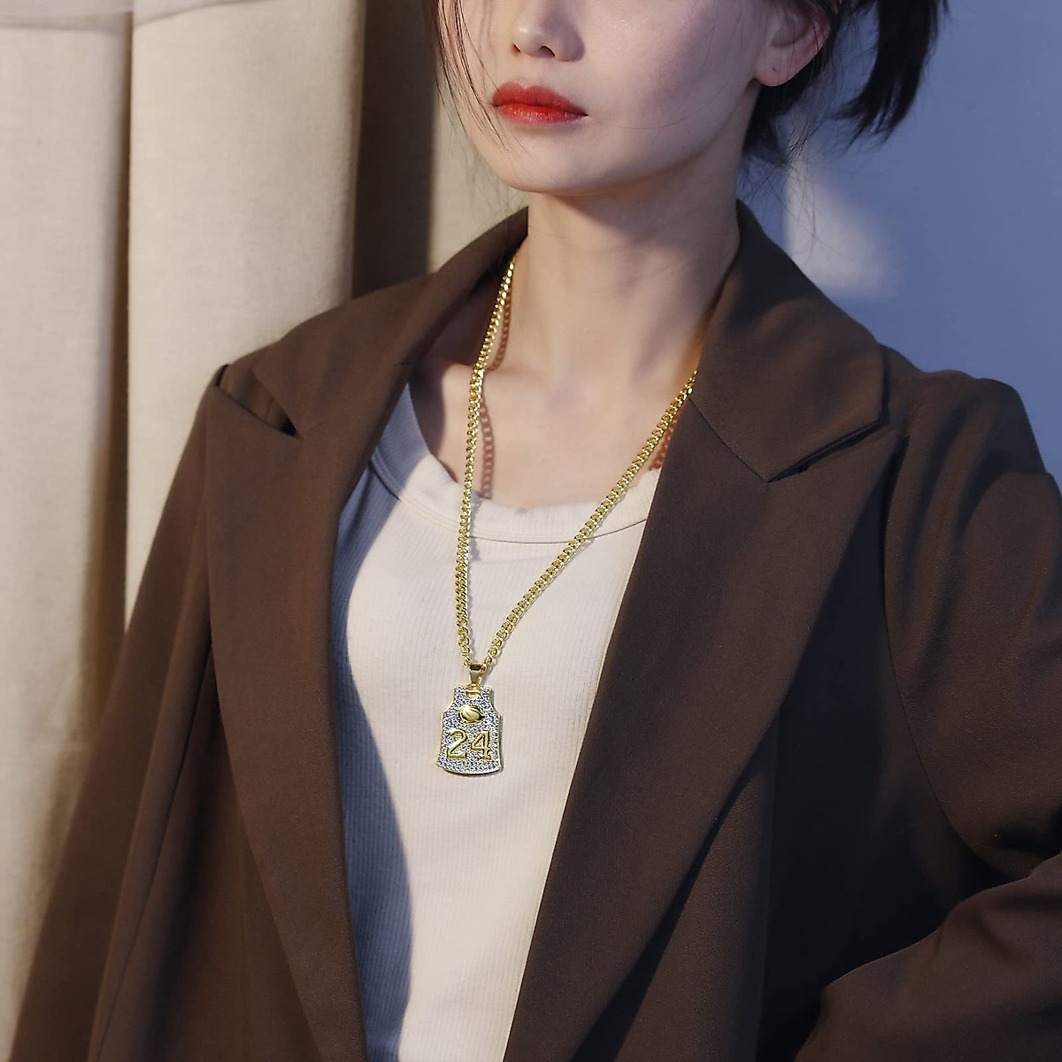 Winssigma Gold Basketball Jersey Necklace, Basketball Number Necklace for Basketball Fans Star Memorial Souvenir