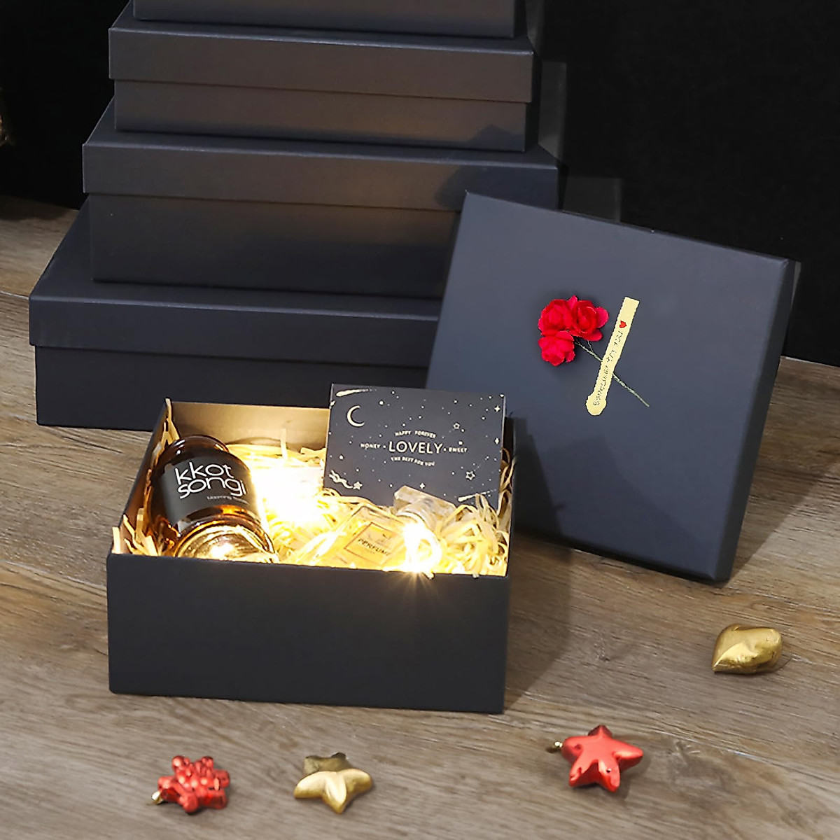 Giftilious Black Gift Boxes, a Set of 5 Gift Boxes with Lids for Presents, Pre-Wrapped Boxes for Gifts, Sturdy Present Box for Christmas, Birthdays, Anniversaries, Festivals or Special Celebration