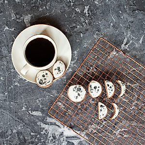 Set of 4 Moon Cycle cookie cutters (Designs: Crescent Moon, Quarter Moon, Gibbous Moon, & Full Moon), 4 pieces - Bakerlogy