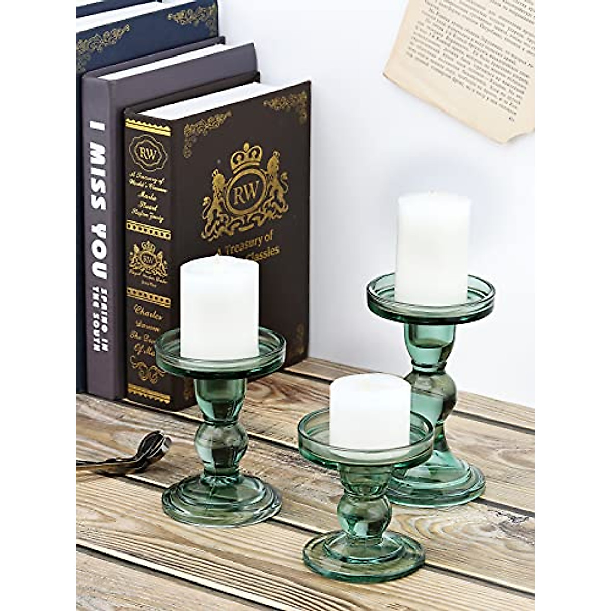 Lewondr Glass Candle Holders, 3 Pieces Crystal Clear Candlesticks with Elegant Design for Pillar Taper Candle and Tea Light, Home Table Living Room Wedding Party Decorations Home Décor - Green