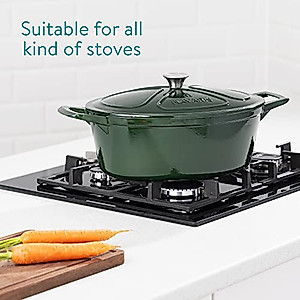 Navaris Enameled Dutch Oven - 8.1 QT Cast Iron Pot with Lid - Oval Non-Stick Large Covered Enamel Cookware - Safe for Induction Stove Top - Dark Green