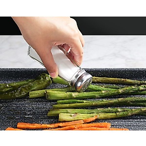 New Star Foodservice 22285 Paneled Salt and Pepper Shaker Mushroom Top, 1-Ounce, Set of 24