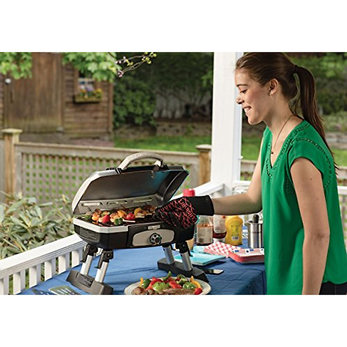 Cuisinart Grill Bundle - Petit Portable Propane Gourmet Tabletop Gas Grill (Stainless Steel) & Tabletop Grill Tote Cover