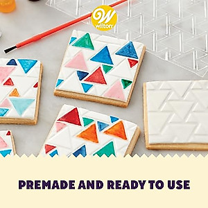 Wilton Decorator Preferred Yellow Fondant, 24 oz. Fondant Icing