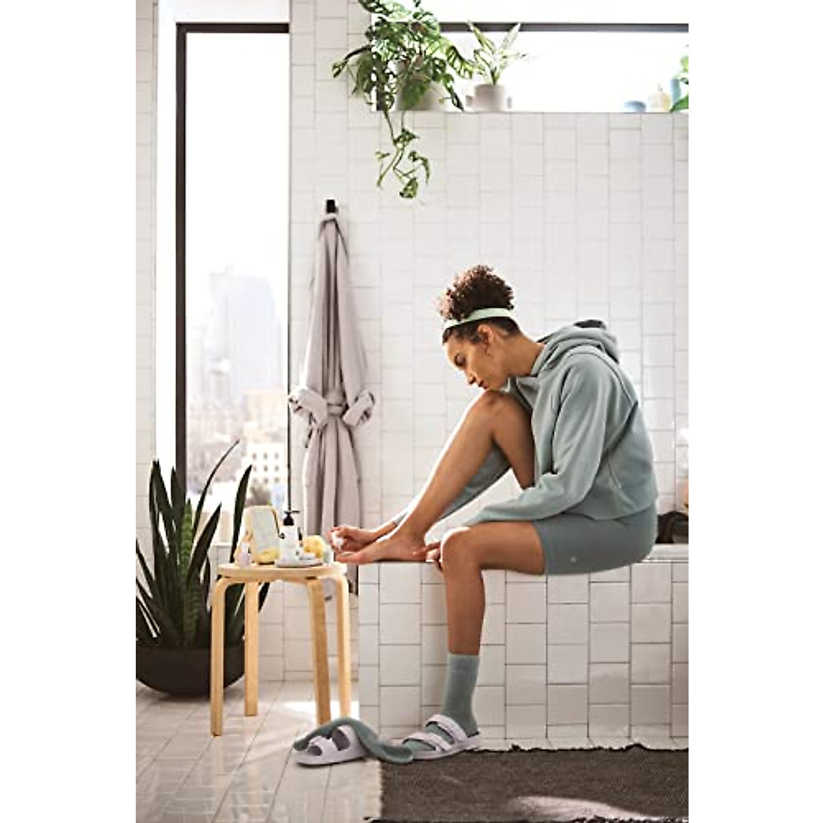 Moen Genta LX Matte Black Modern Single Robe or Towel Hanger for Kitchen or Bathroom, BH3803BL